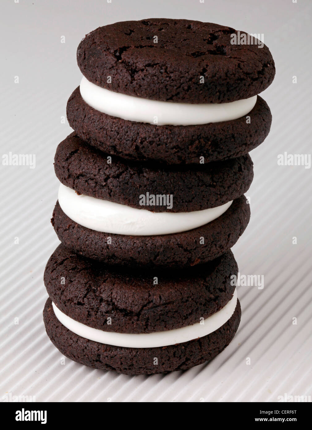 Oreo biscuit hi-res stock photography and images - Alamy