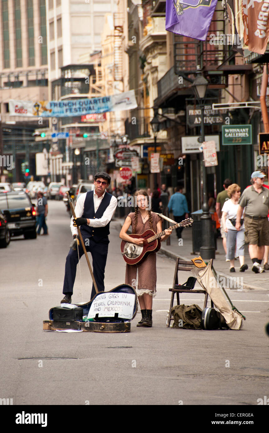 Singing in the street hi-res stock photography and images - Alamy