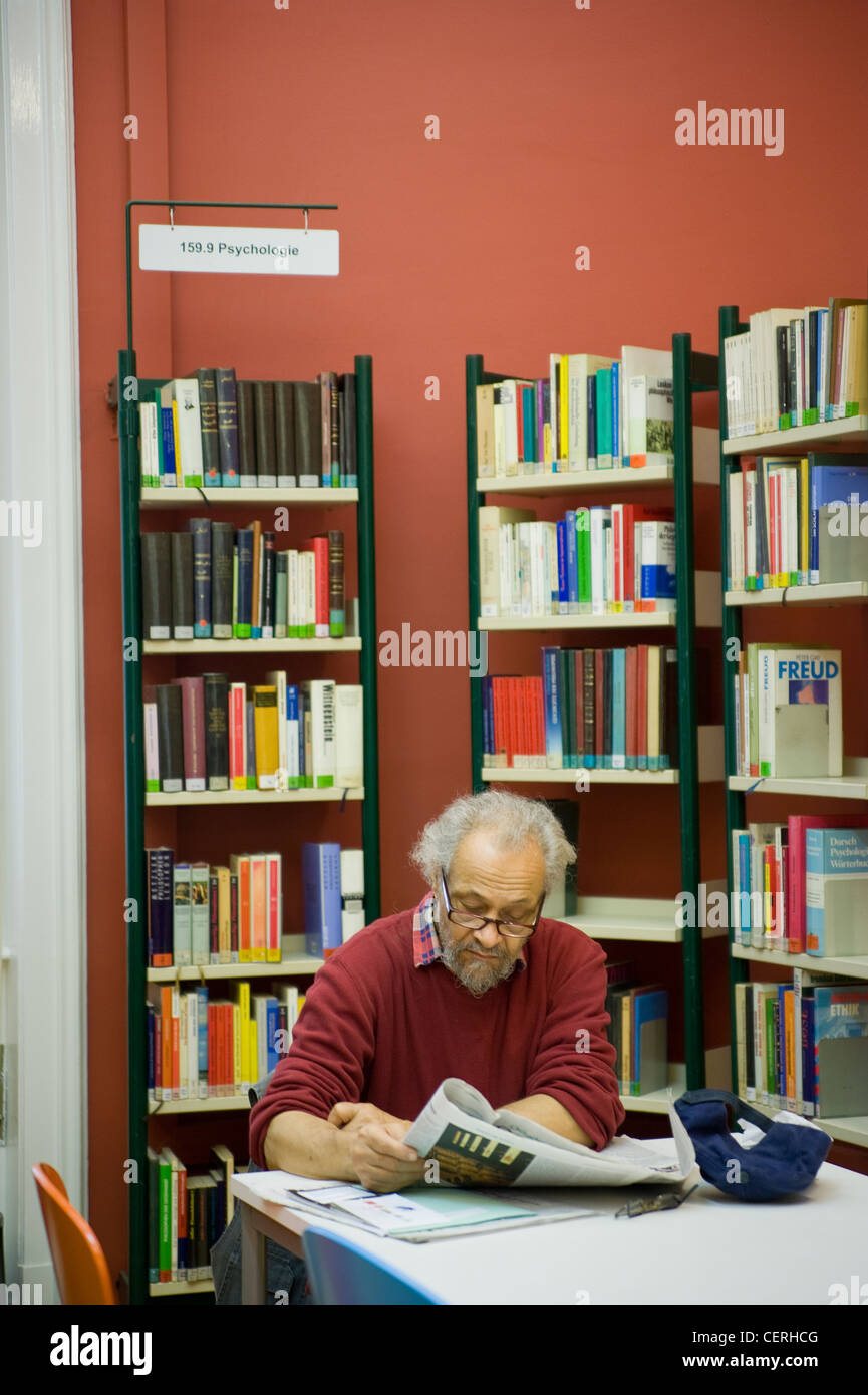 Goethe institute language hi-res stock photography and images - Alamy