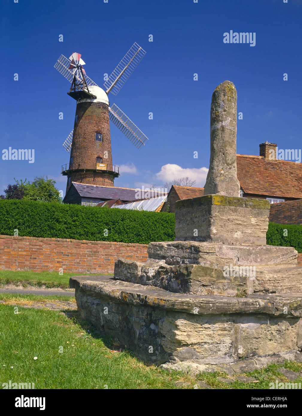 A typical English 'idyllic' village at Quainton Stock Photo - Alamy