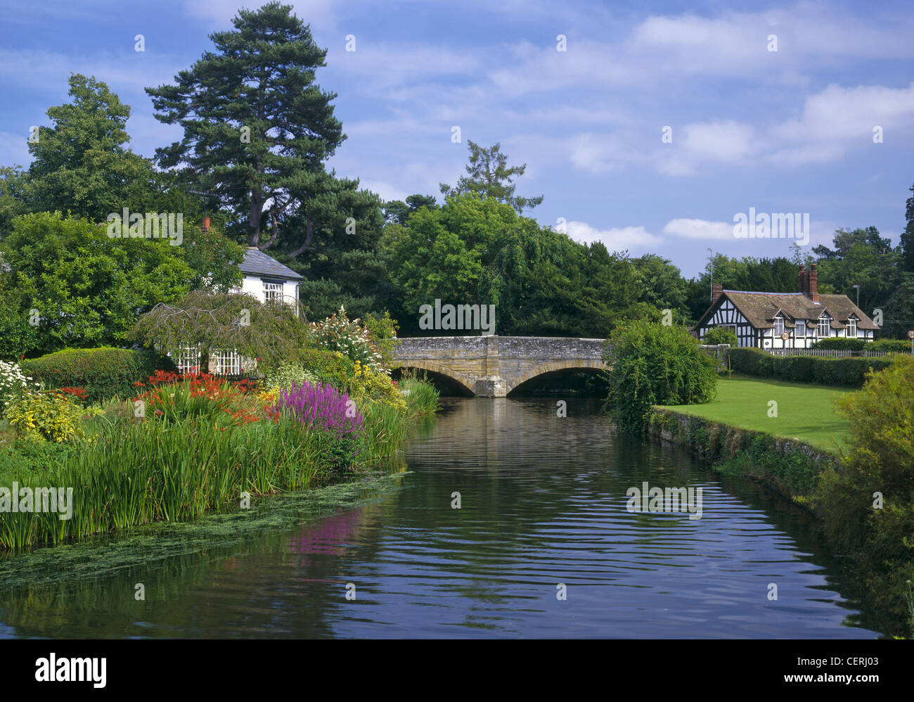 Bridge over the River Arrow at Eardisland Stock Photo - Alamy