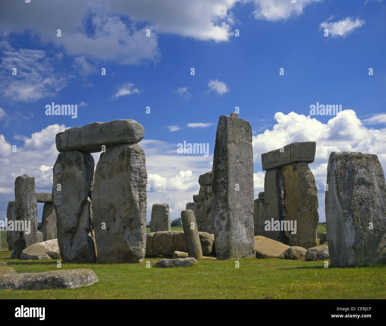 The prehistoric stones of Stonehenge Stock Photo - Alamy
