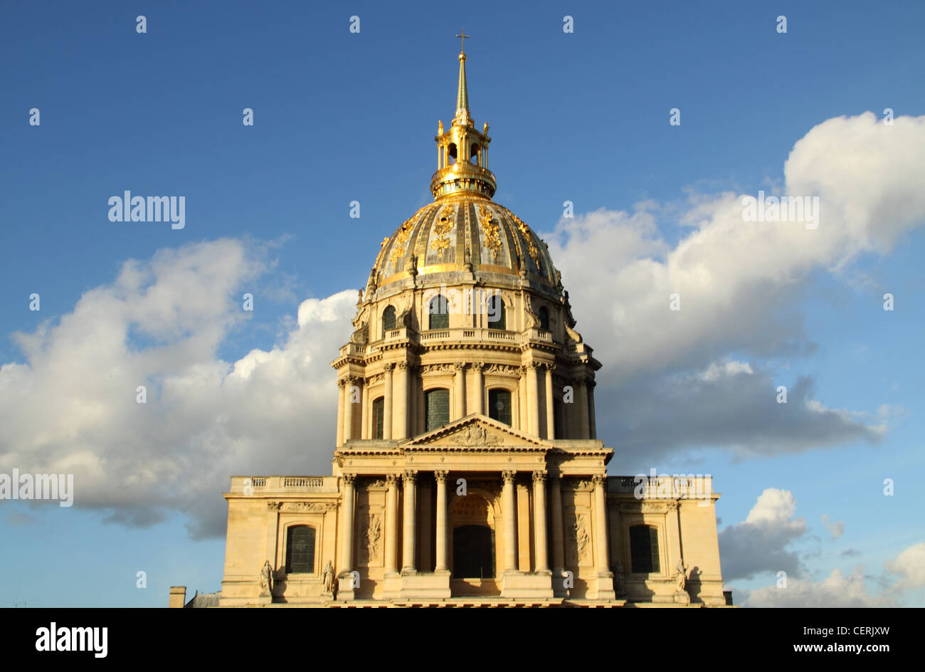 Les Invalides, complex of buildings in the city's 7th arrondissement ...