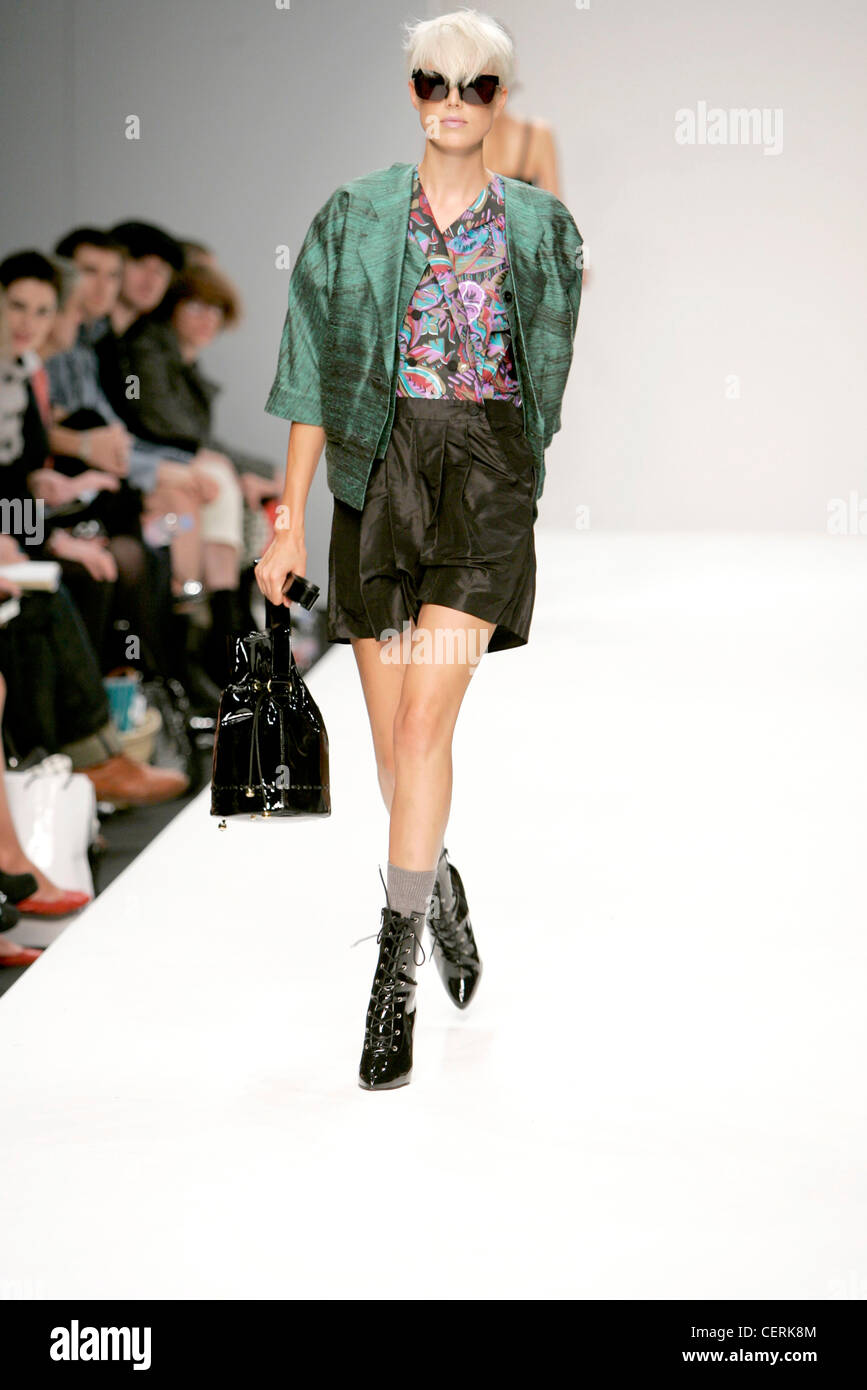 PPQ London Ready to Wear Spring Summer British model Agyness Deyn ...