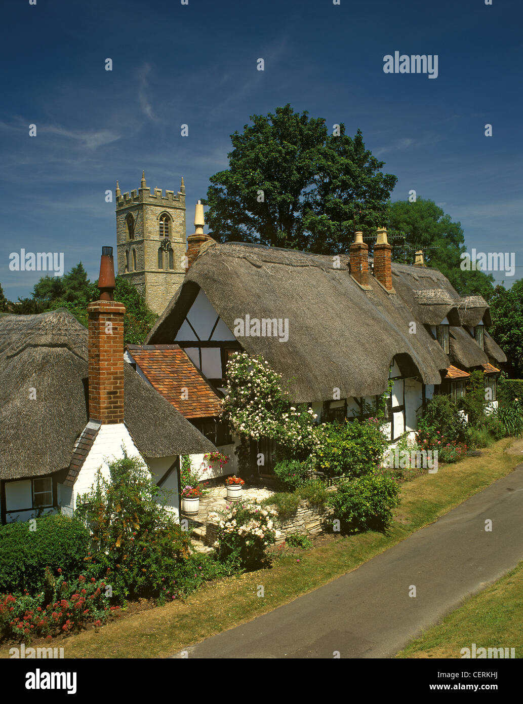 Cottage and church hi-res stock photography and images - Alamy