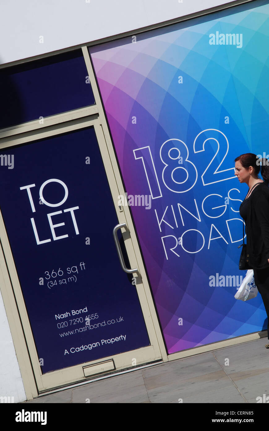 Woman shopping uk kings road hi-res stock photography and images - Alamy