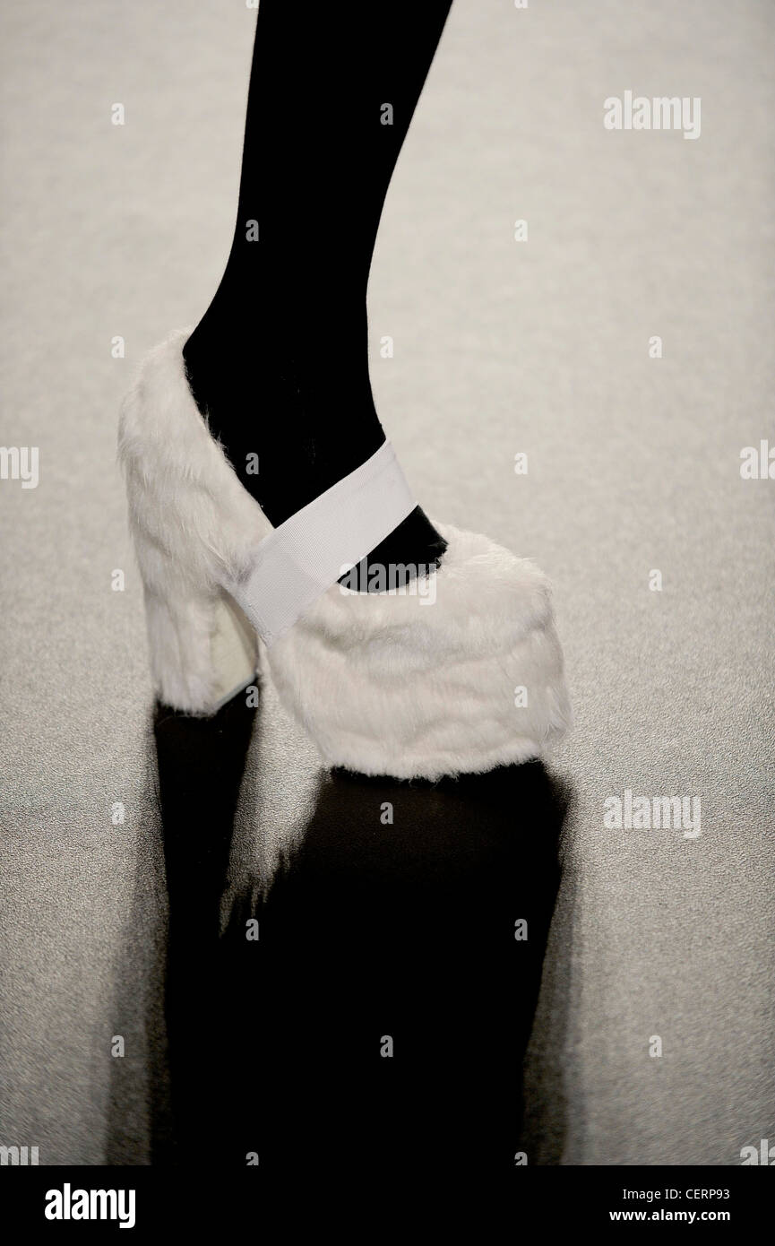 Berube London Ready to Wear Autumn Winter Cropped leg of female wearing ...