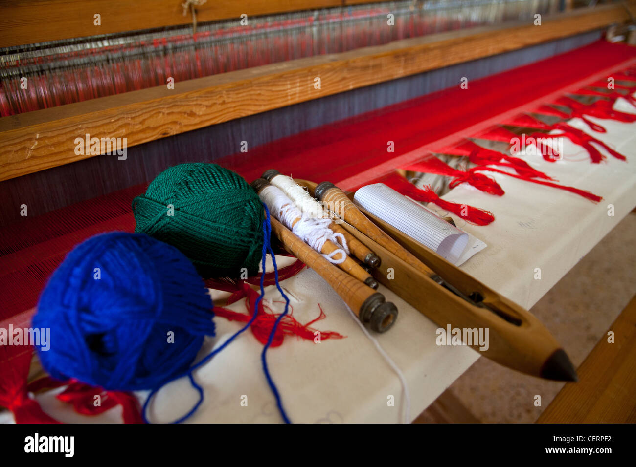 Traditional loom hi-res stock photography and images - Alamy