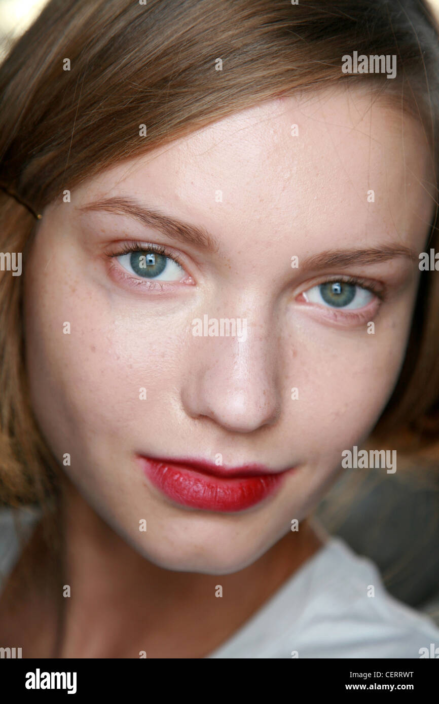 Donna Karan BACKSTAGE New York Ready to Wear Autumn Winter Model with ...