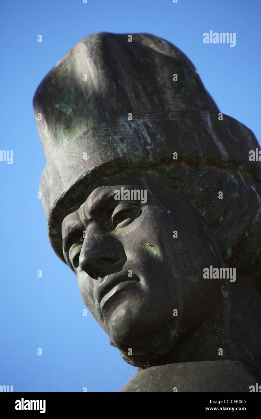 Statue of the explorer and navigator Gil Eanes in Lagos, Algarve ...
