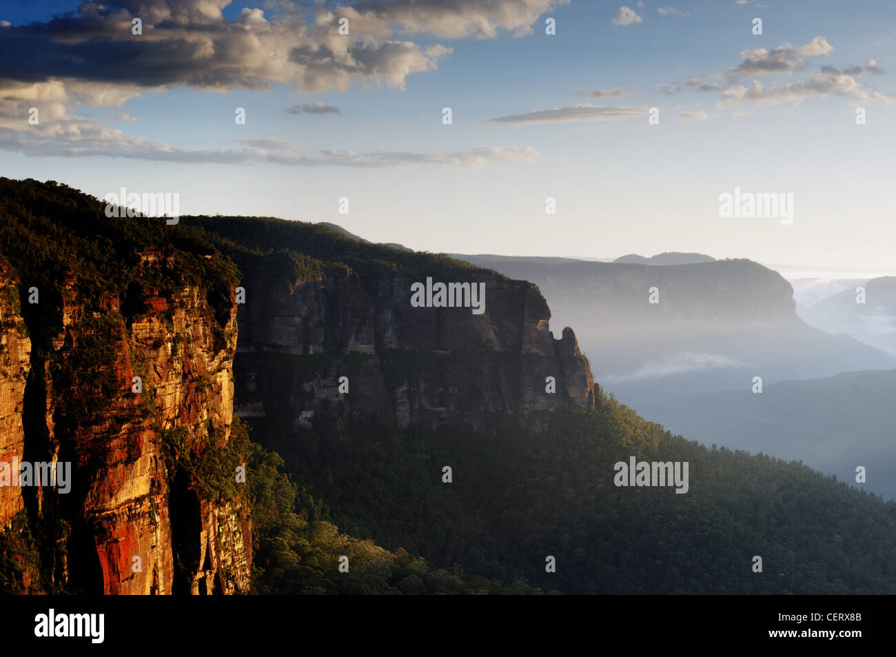 Sunrise over blue mountains australia hi-res stock photography and ...