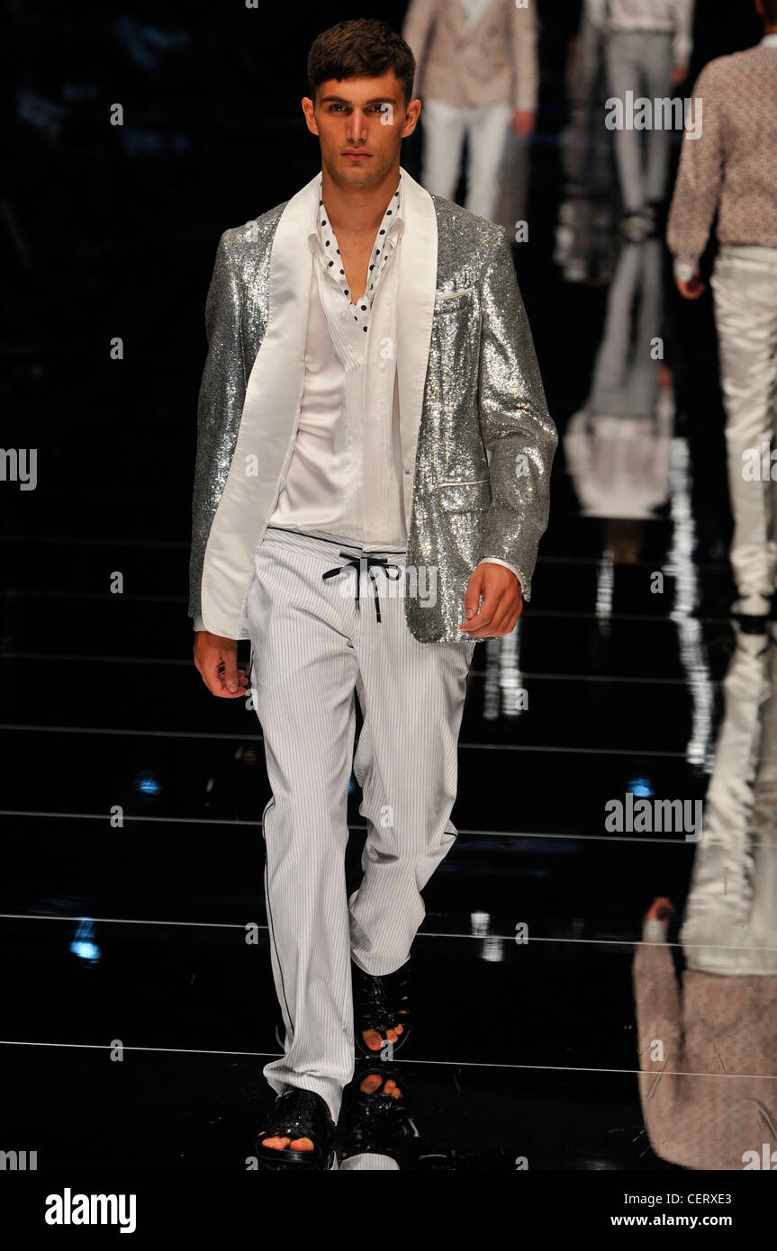 Man wearing cravat hi-res stock photography and images - Alamy