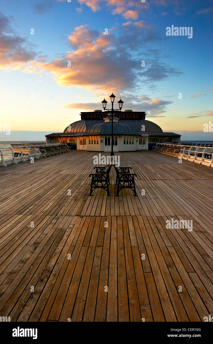 Cromer Pier at sunset on the Norfolk coast Stock Photo - Alamy