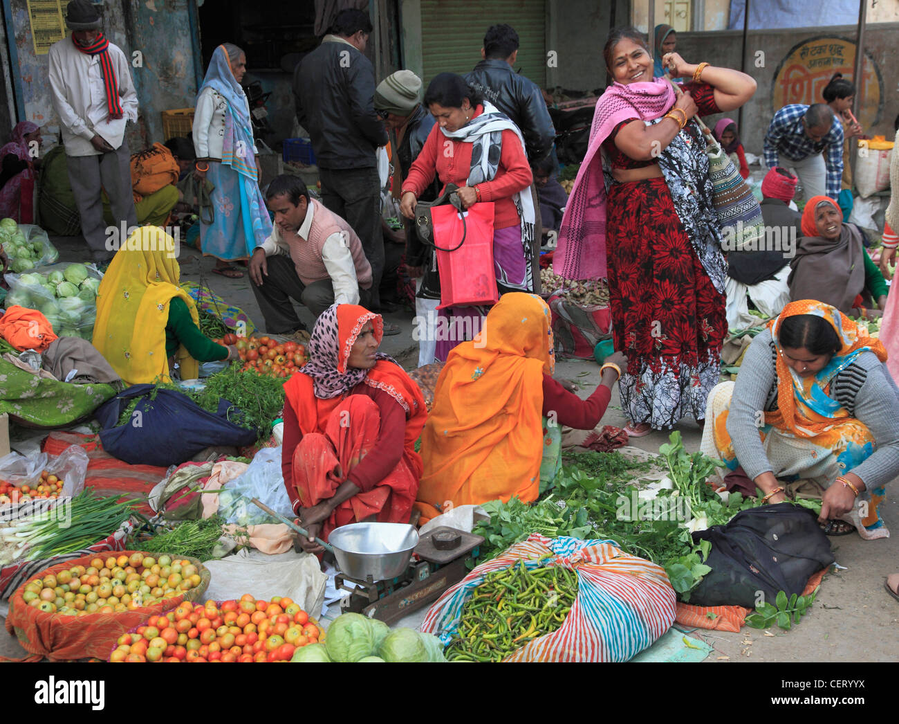India market scene hi-res stock photography and images - Alamy