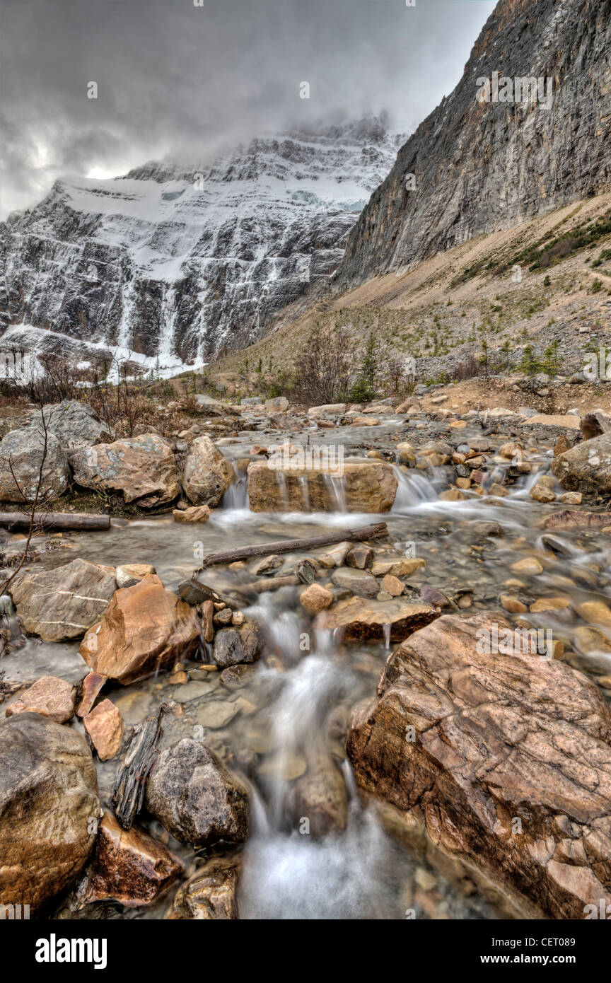 Mount edith cavell jasper alberta hi-res stock photography and images ...