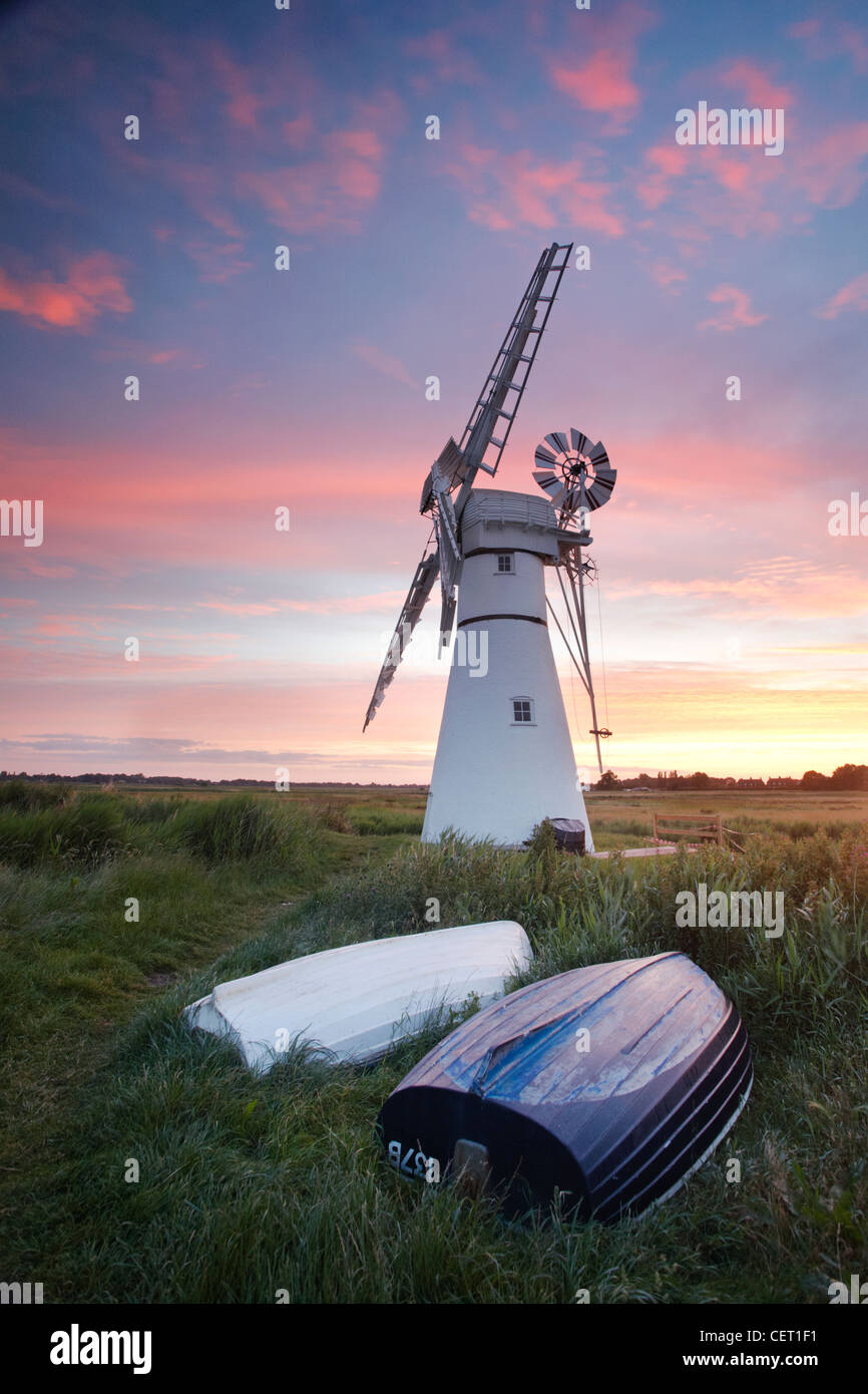 Thurne windmill at sunrise on the Norfolk Broads Stock Photo - Alamy