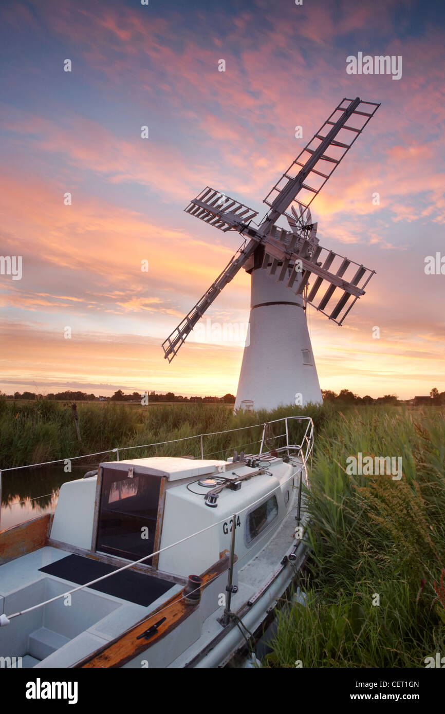 Thurne windmill at sunrise on the Norfolk Broads Stock Photo - Alamy
