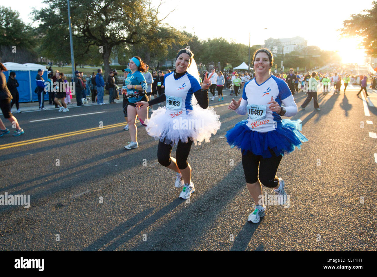 Athletes from Monterrey, Mexico run with more than 18,000 runners ...