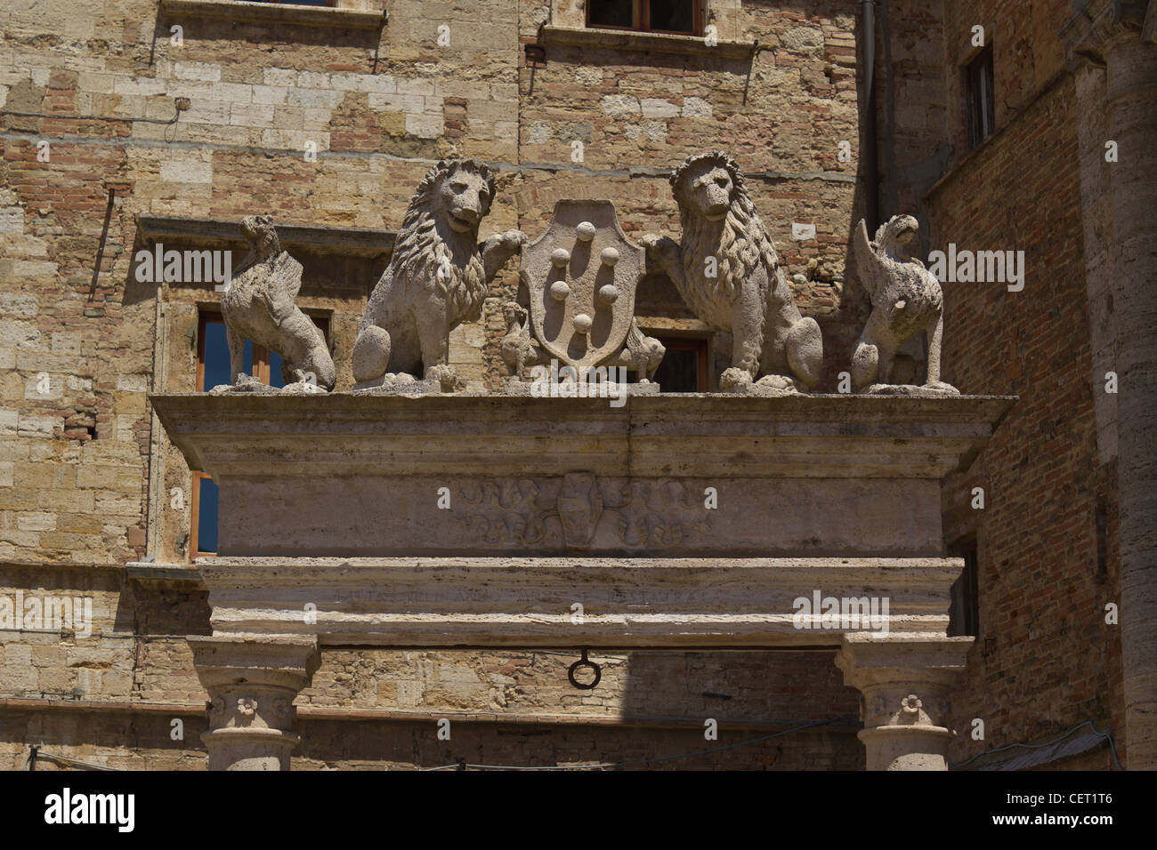 Medici coat of arms hi-res stock photography and images - Alamy