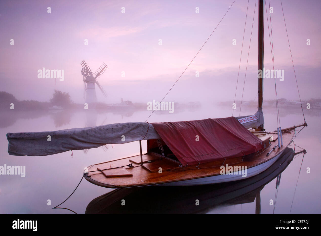 Mist weather boats hi-res stock photography and images - Alamy