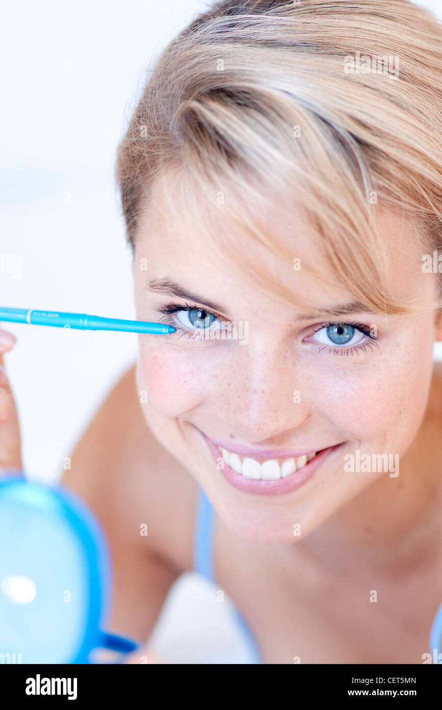 Woman showing cleavage hi-res stock photography and images - Alamy