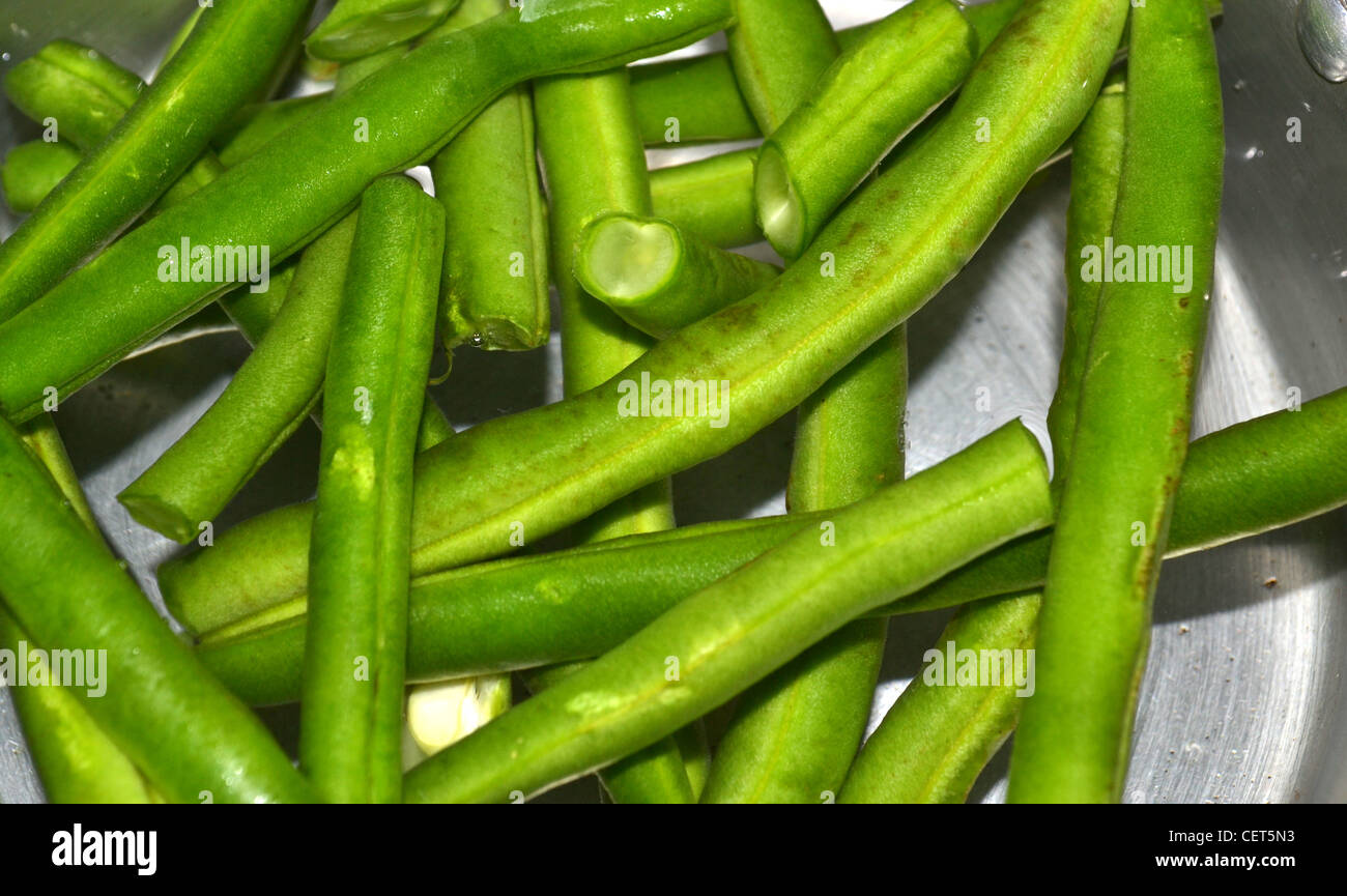 Green beans in sieve hi-res stock photography and images - Alamy