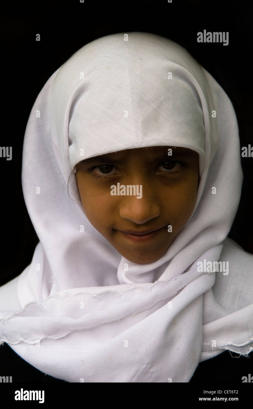 Sri lankan girl hi-res stock photography and images - Alamy