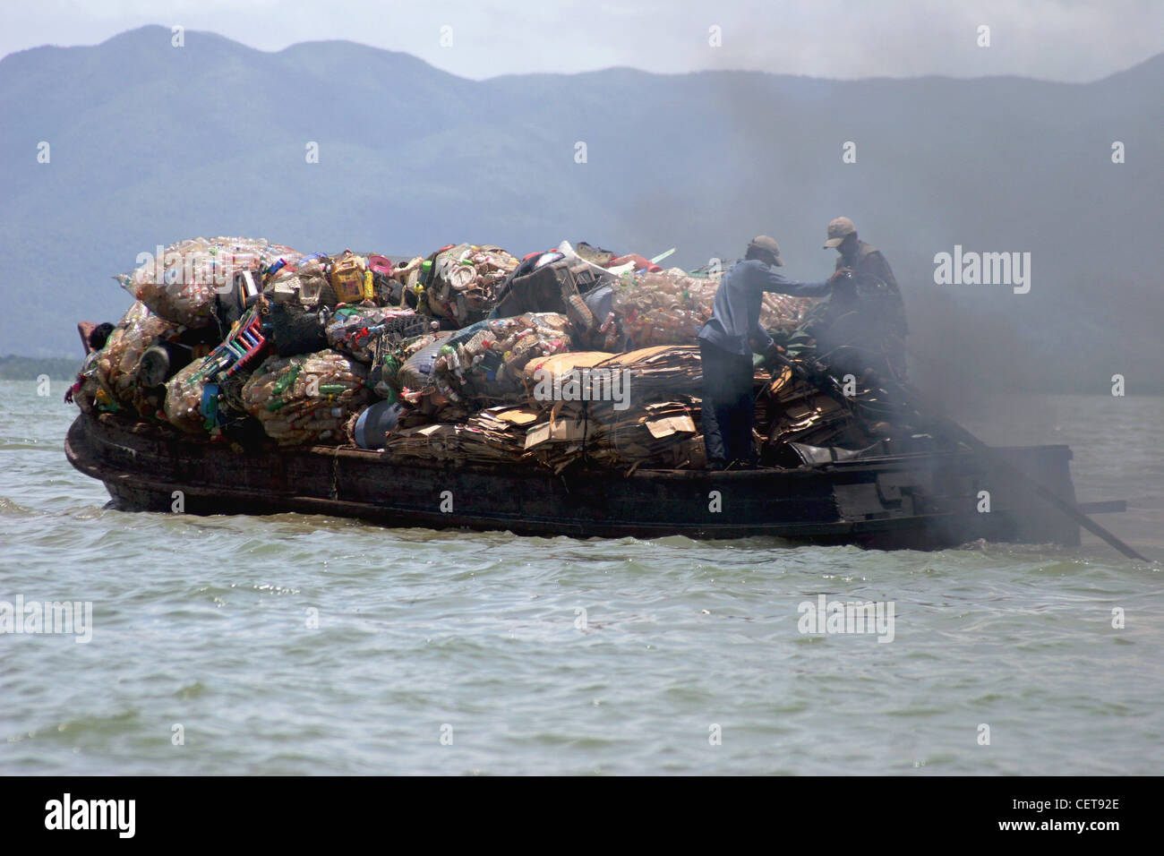 Garbage scow hi-res stock photography and images - Alamy