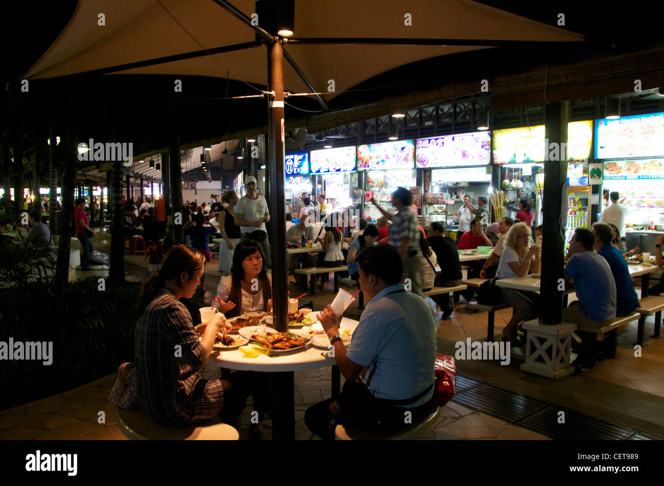 Newton Circus Hawker Centre Singapore Stock Photo - Alamy