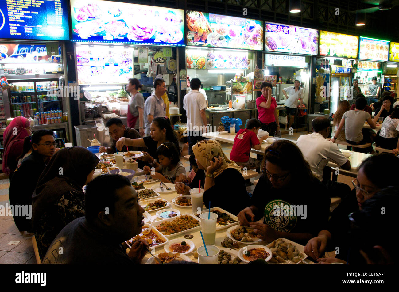Newton Circus Hawker Centre Singapore Stock Photo - Alamy