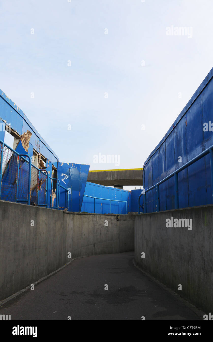 Underpass pathway hi-res stock photography and images - Alamy