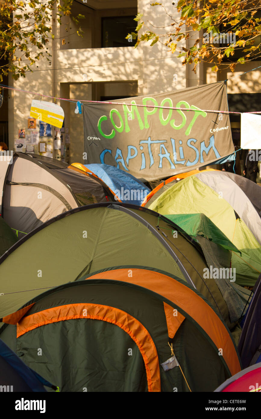 Opposite st pauls cathedral hi-res stock photography and images - Alamy
