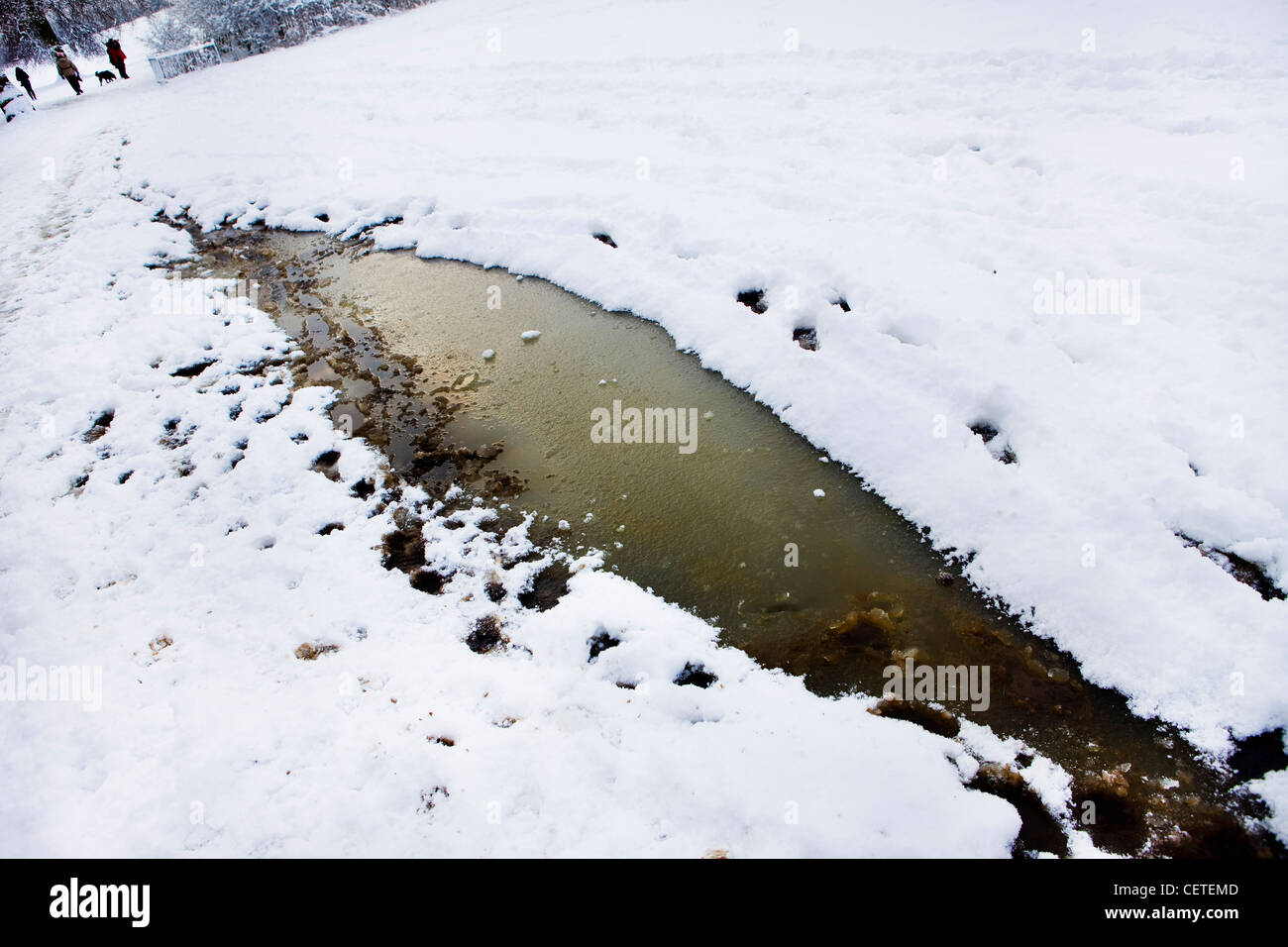 Puddle snow hi-res stock photography and images - Alamy