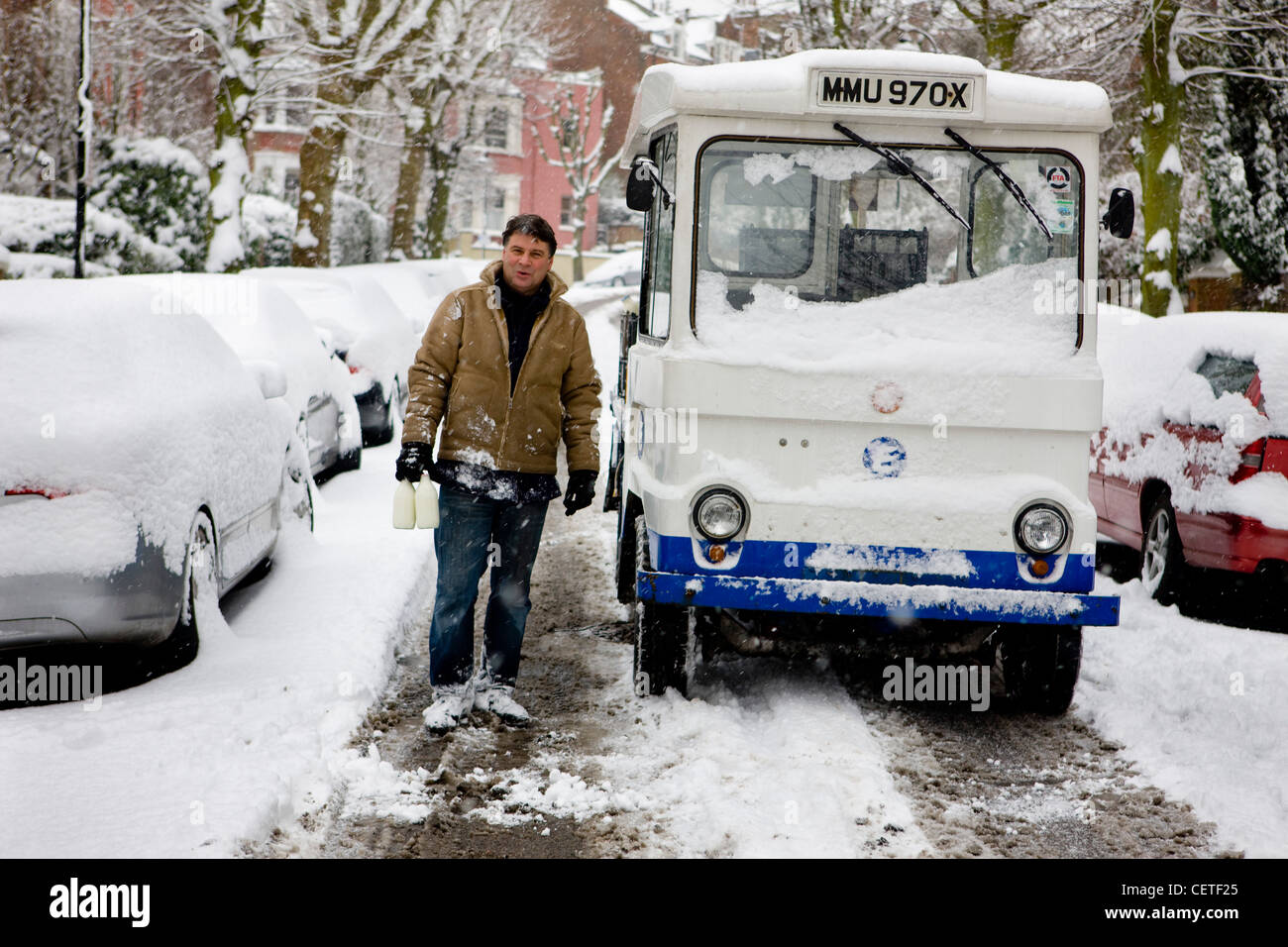 Milkman delivering milk hi-res stock photography and images - Alamy