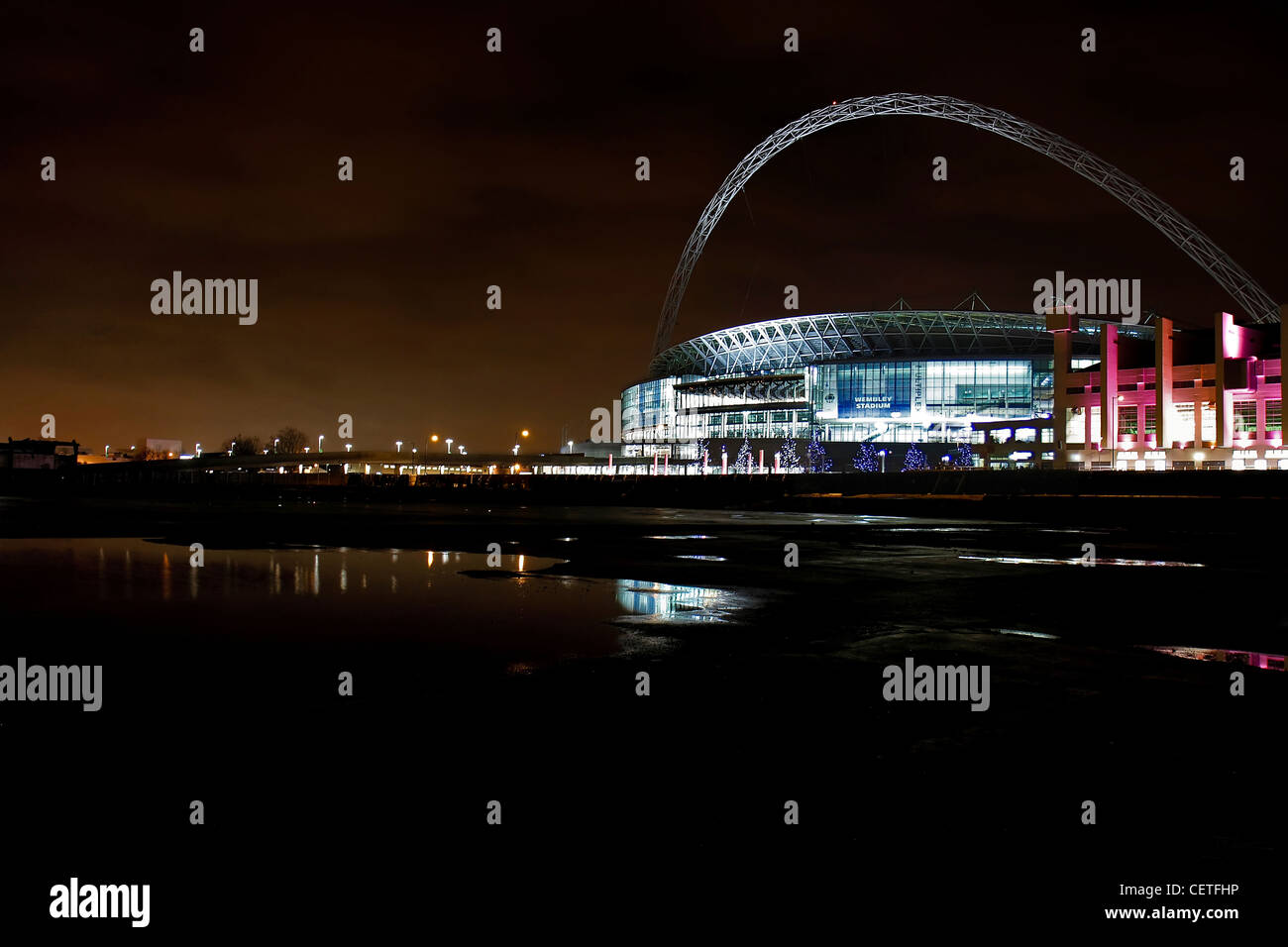 Wembley stadium pitch view hi-res stock photography and images - Alamy