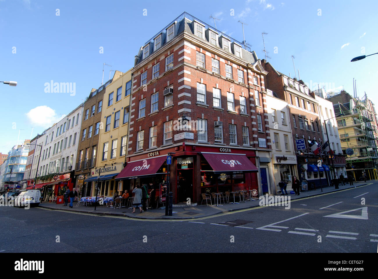 Looking at the corner of Old Compton Street and Dean Street. Old ...