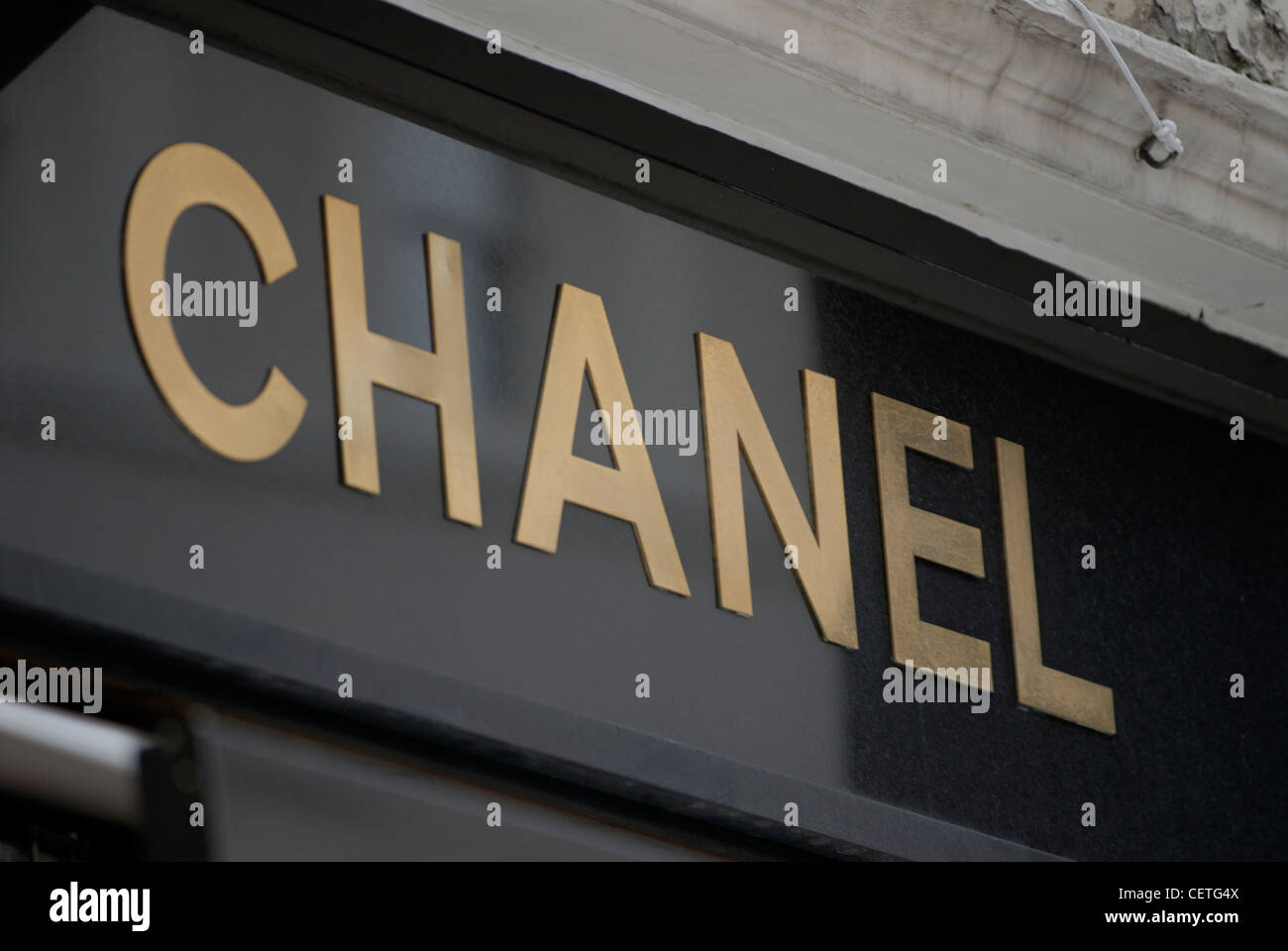 Chanel shop front windows hi-res stock photography and images - Alamy