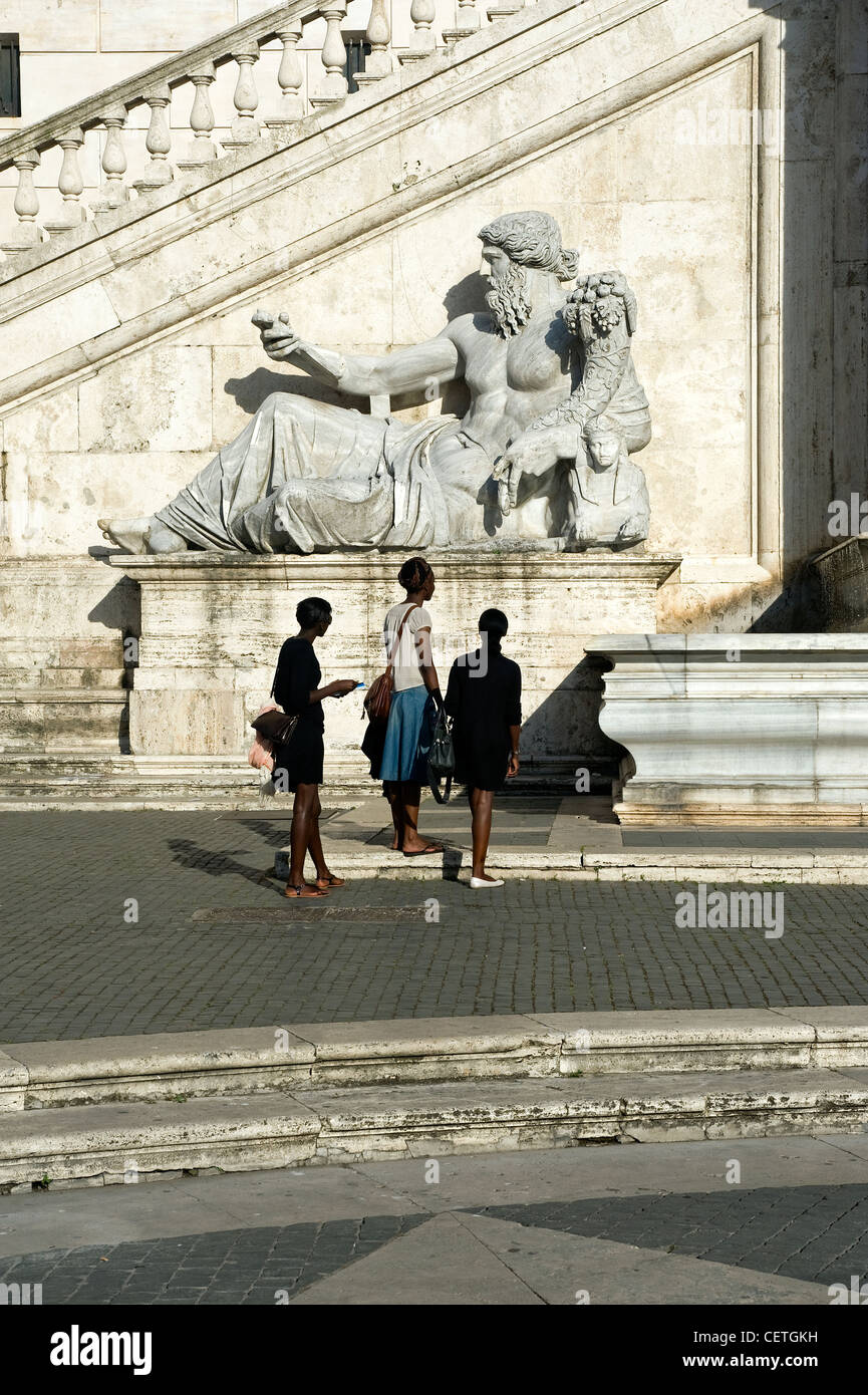 Ancient statue of the nile hi-res stock photography and images - Alamy