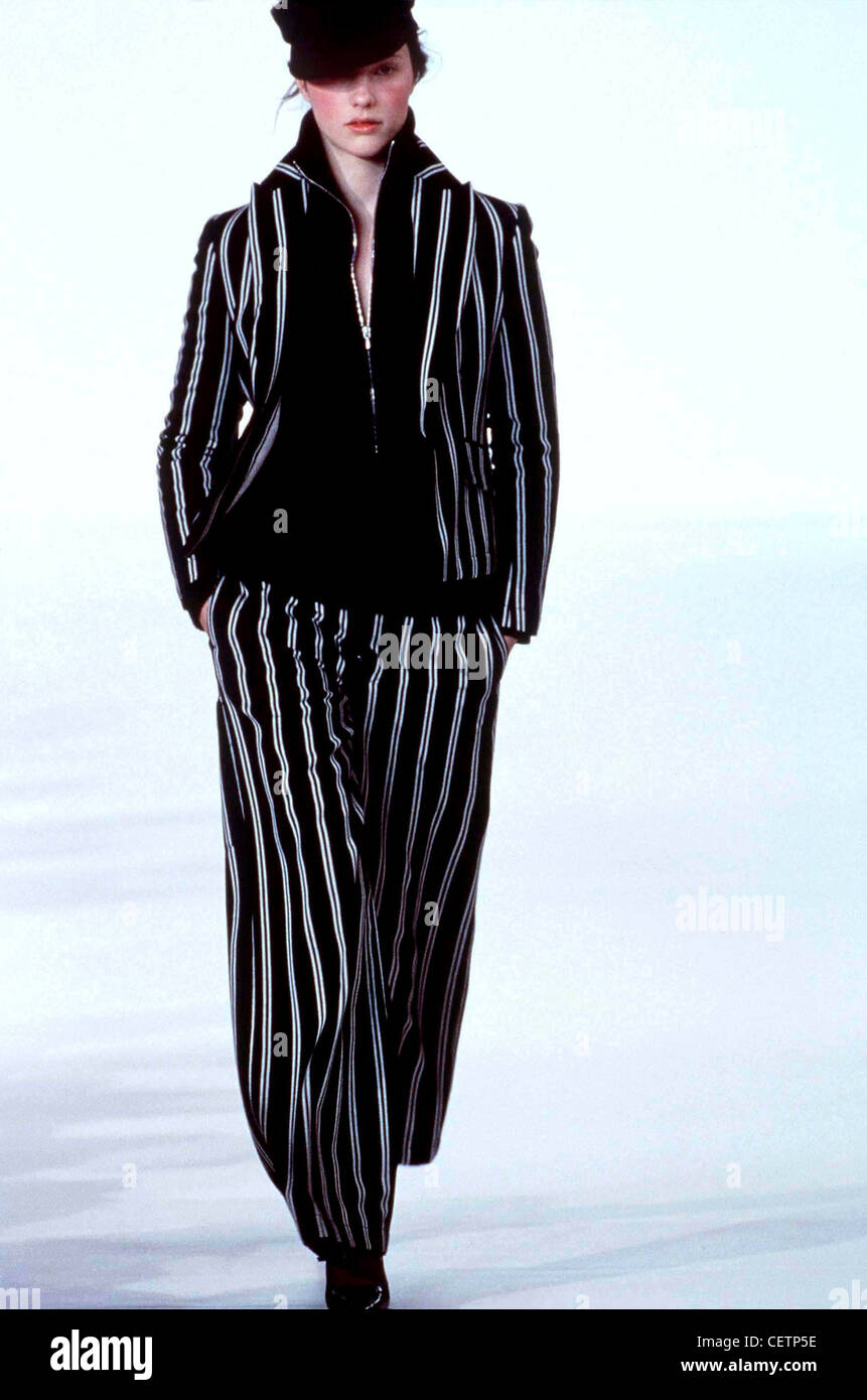 Margaret Howell London Ready to Wear Autumn Winter Model brunette hair ...