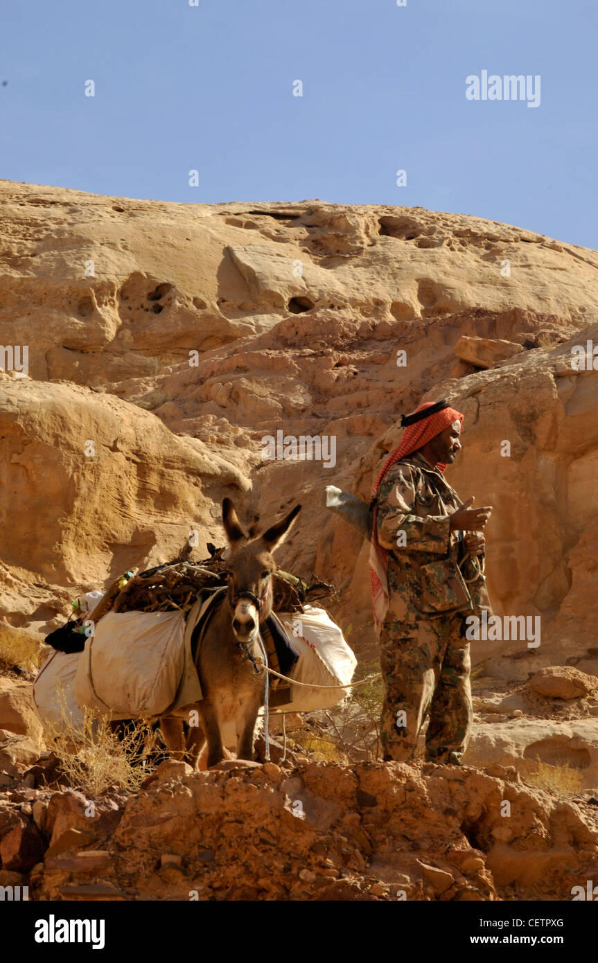 Nomad arab hi-res stock photography and images - Alamy