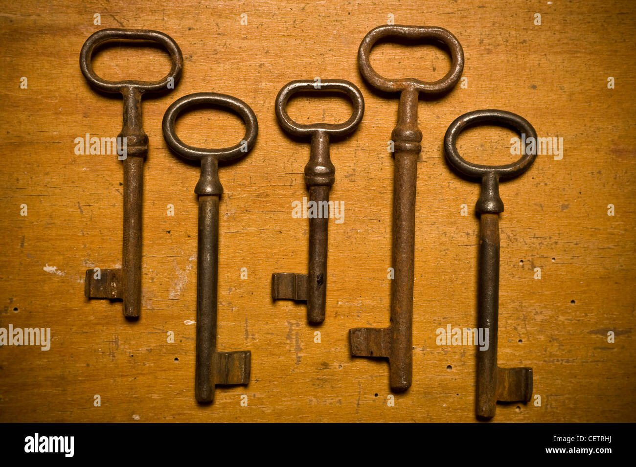 four old rusty keys Stock Photo - Alamy