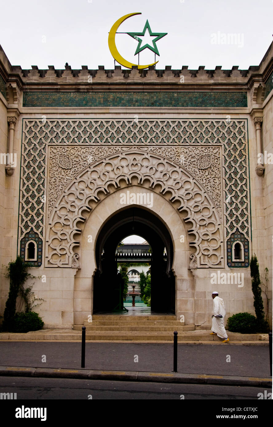 A worshipper and mosque hi-res stock photography and images - Alamy