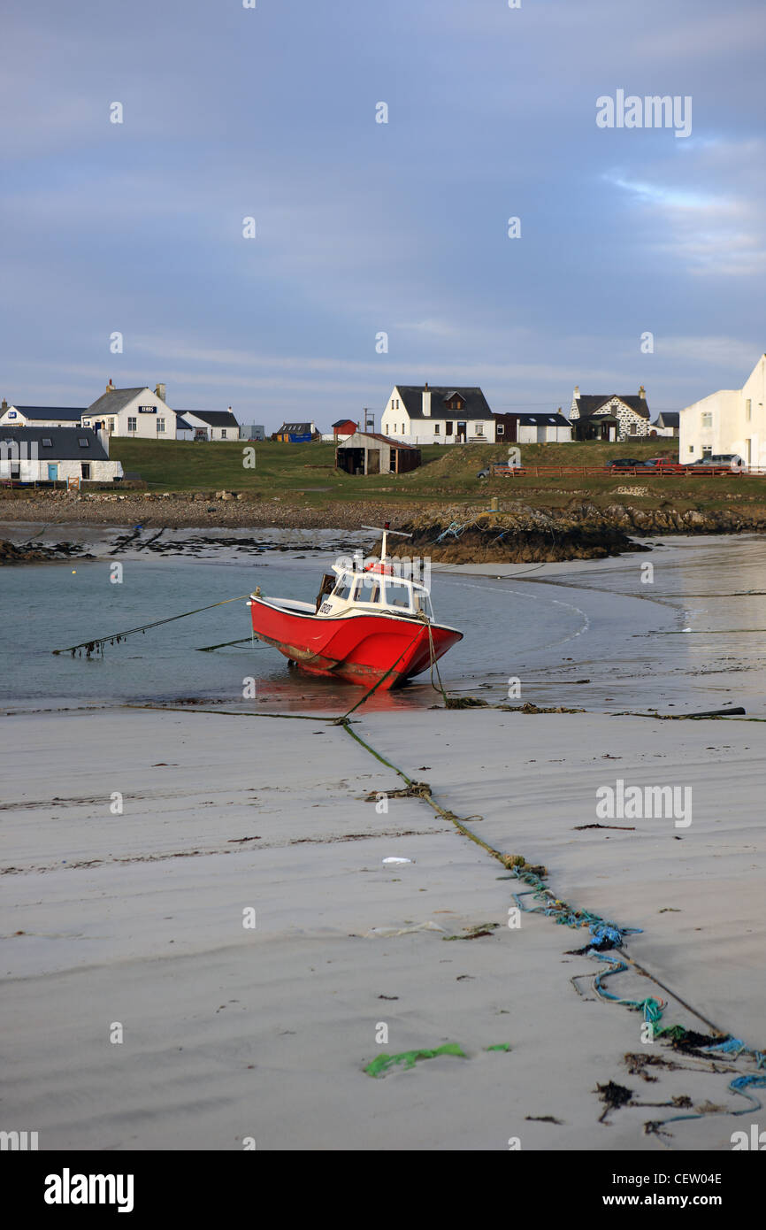 Scarinish harbour tiree hi-res stock photography and images - Alamy