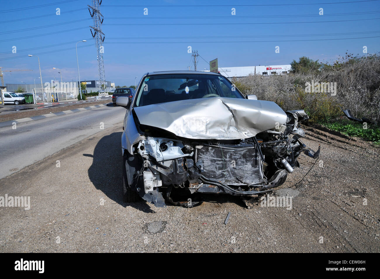 Damaged car hi-res stock photography and images - Alamy