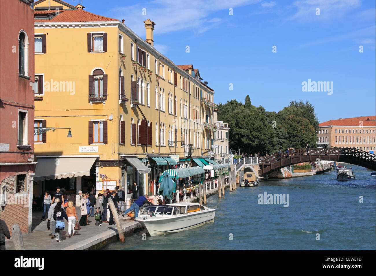 Fondamenta Tre Ponti and Tre Ponti bridge, Venice, Veneto, Italy ...