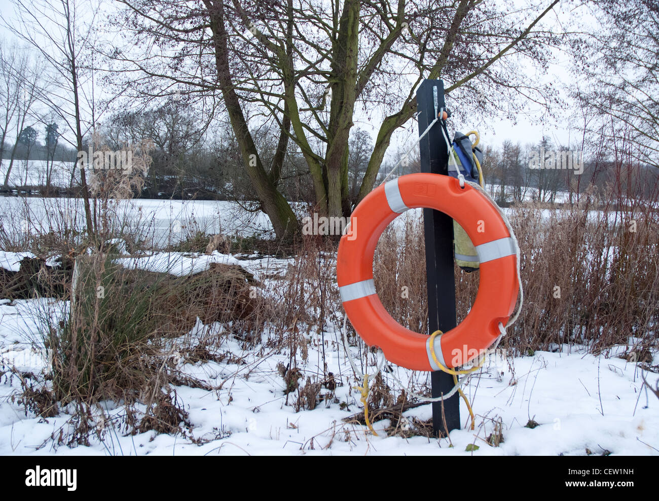 Frozen icy lake hi-res stock photography and images - Alamy