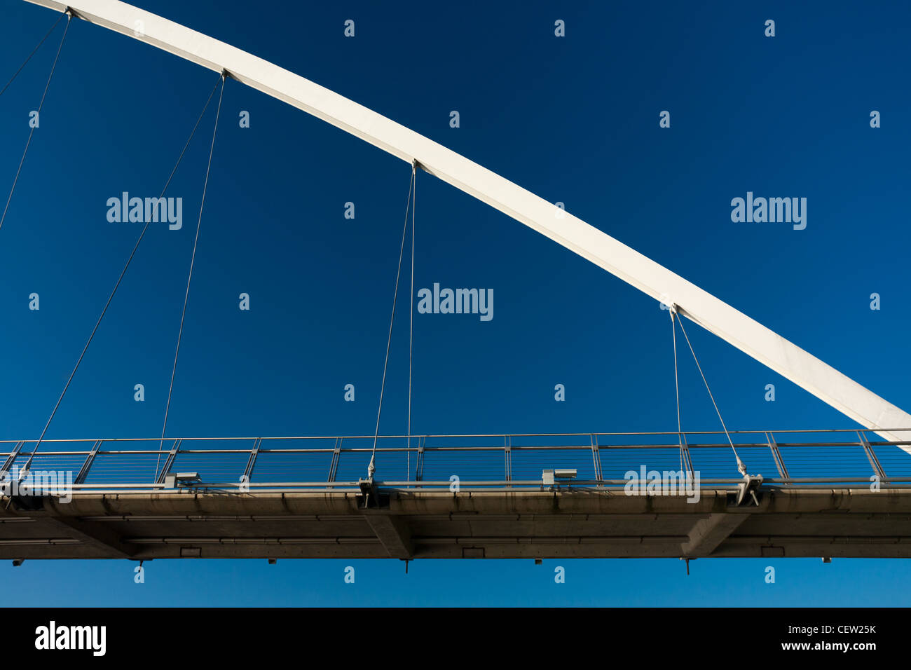 Creative supports on the Infinity Bridge over the River Tees, Stockton ...
