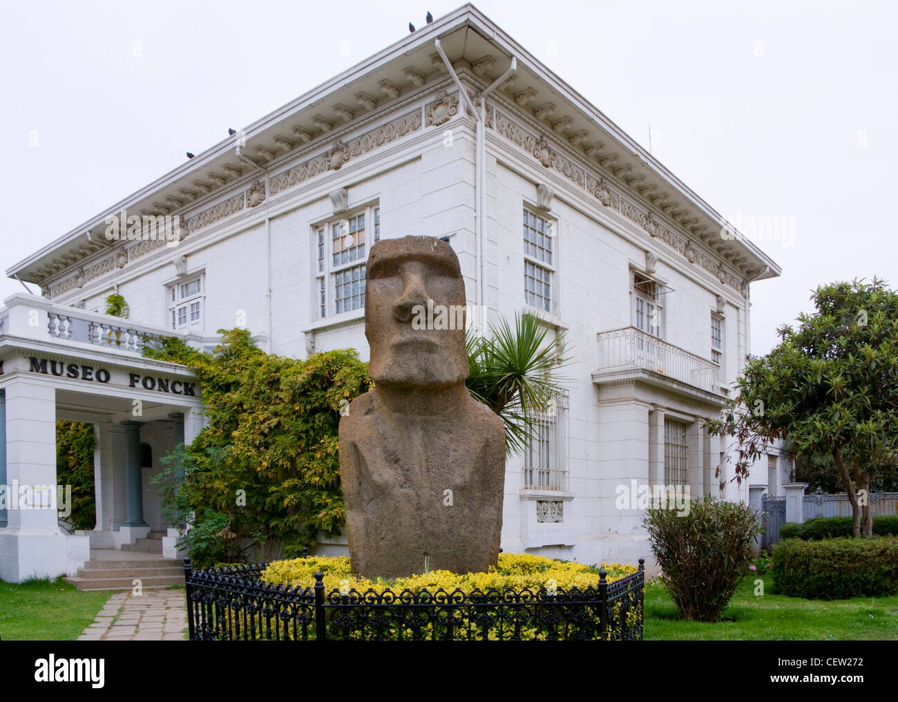 Viña del Mar, Chile. Moai sculpture from Easter Island outside Museo ...