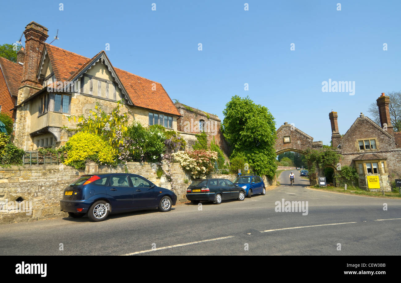 Medieval Cottages in the rural village of Penshurst, Kent, UK Stock ...