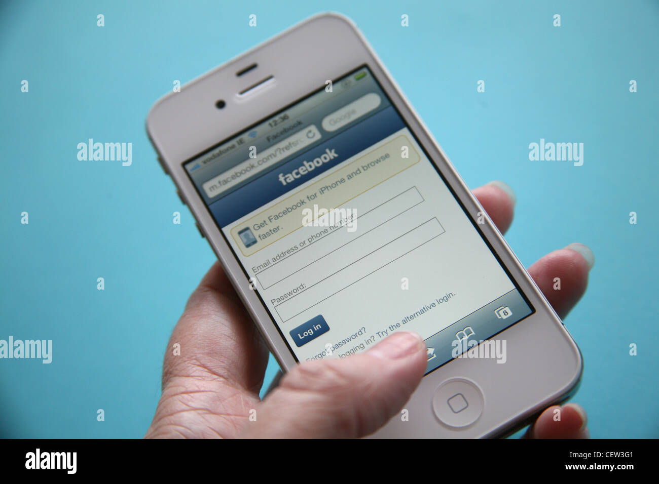 Facebook login page hi-res stock photography and images - Alamy